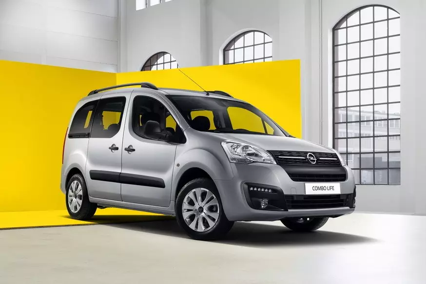 Αποκλειστικός επιβάτης OPEL COMBO: πλουσιότερος και ακριβότερος αδελφοί από την Peugeot και την Citroen 20725_1