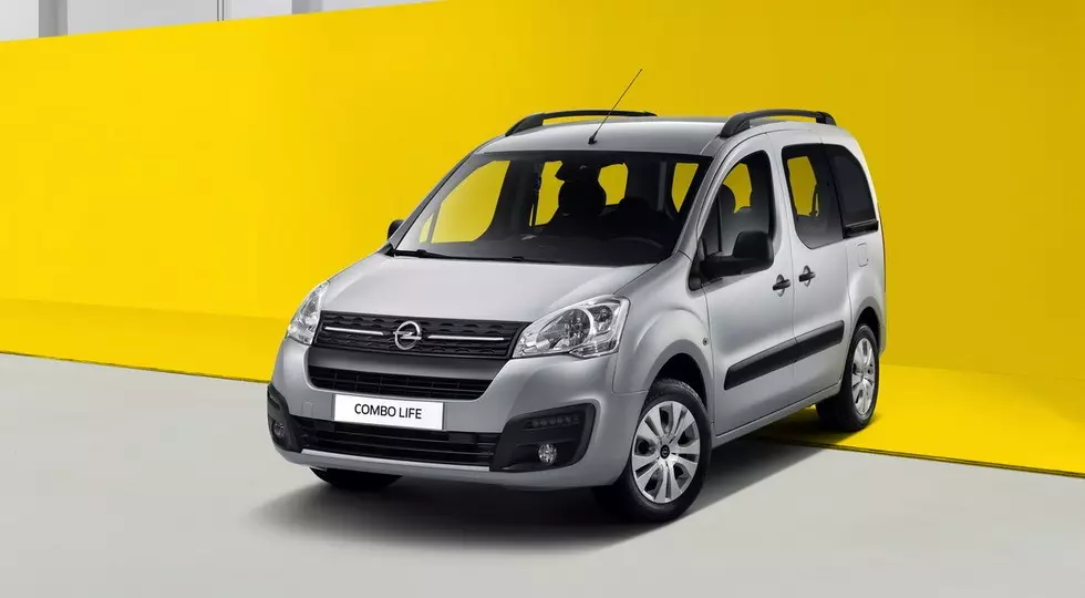 Αποκλειστικός επιβάτης OPEL COMBO: πλουσιότερος και ακριβότερος αδελφοί από την Peugeot και την Citroen 20725_2