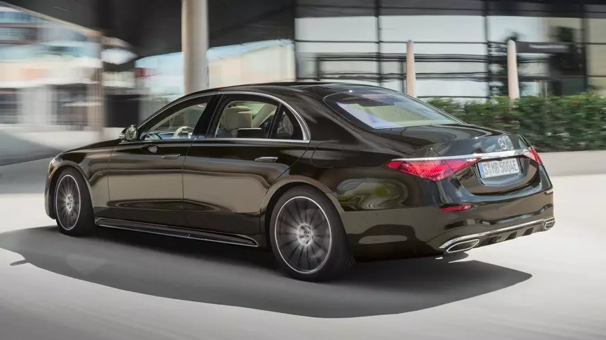 ใหม่ Mercedes-Benz S-Class: ลักษณะที่เป็นที่รู้จักการตกแต่งภายในที่ผิดปกติและไกลแค่ 6 กระบอกเท่านั้น 20801_2