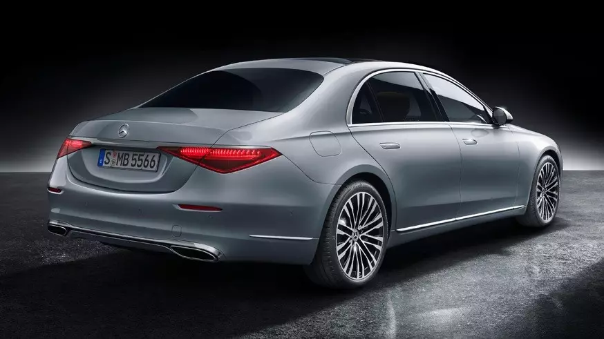 I-New Mercedes-Benz S-Iklasi: Inkangeleko eyaziwayo, ingaphakathi engaphakathi kunye neesilinda kuphela 20801_5