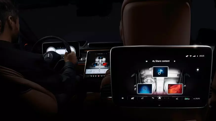 Ang sulud sa New Mercedes-Benz S-Class: uban ang mga pasahero sa pasahero sa mga screen ug projection display 20805_4