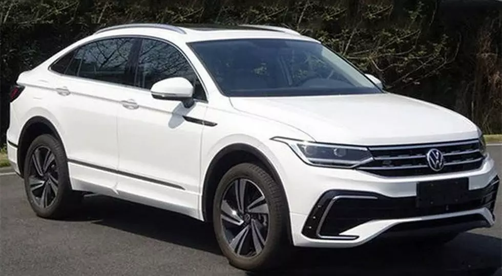 Merchant Volkswagen Tiguan izgledao je bez kamuflaže. Kao temelj uzeo je istegnutu verziju 20826_3