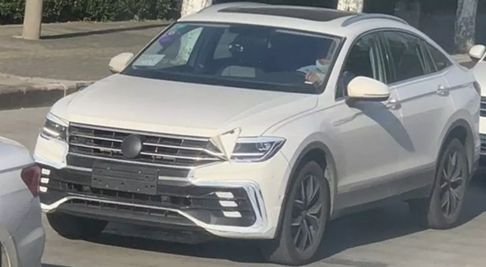 Changer Changer je usposobljen Volkswagen Tiguan spet vozil na kamero 20828_2