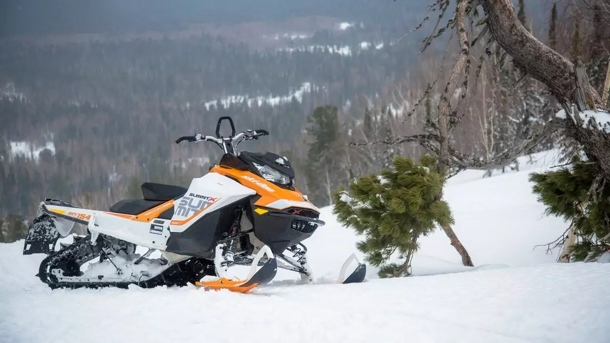 ຂັບ Ski-Doo Summit X 850 E-tec Snowmobile ທົດສອບຂັບ 20872_1