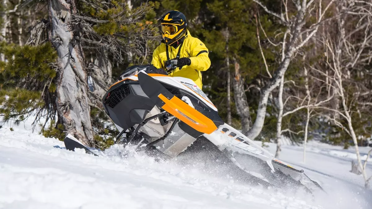 ຂັບ Ski-Doo Summit X 850 E-tec Snowmobile ທົດສອບຂັບ 20872_25