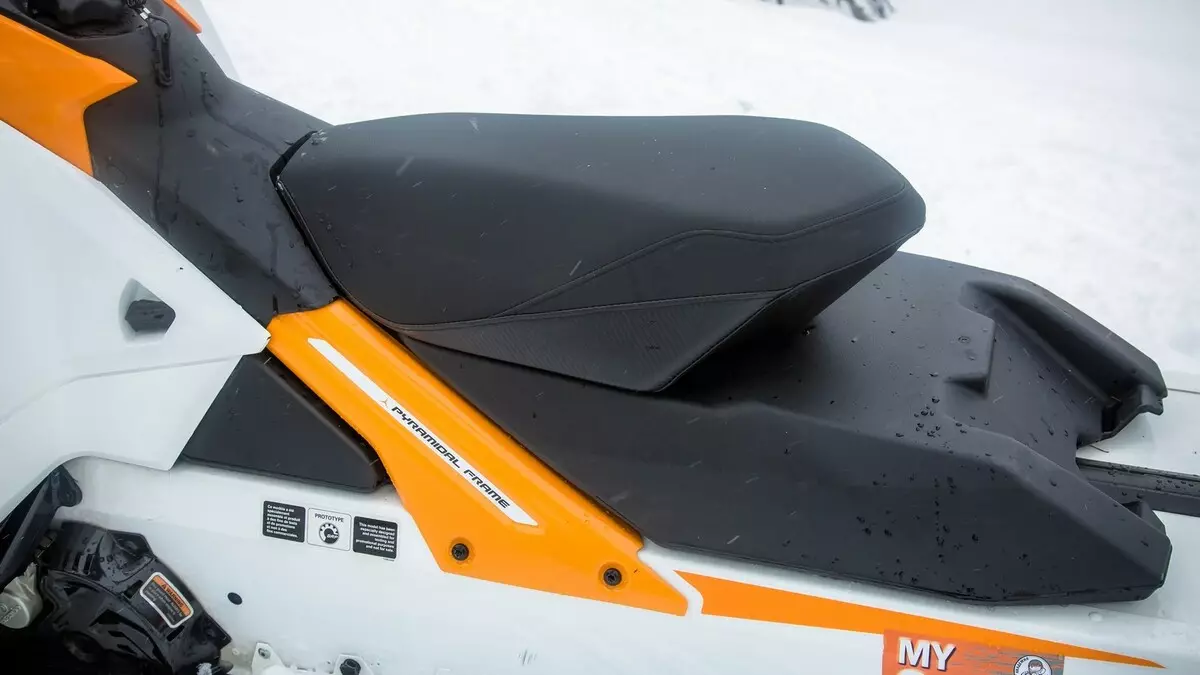 ຂັບ Ski-Doo Summit X 850 E-tec Snowmobile ທົດສອບຂັບ 20872_4