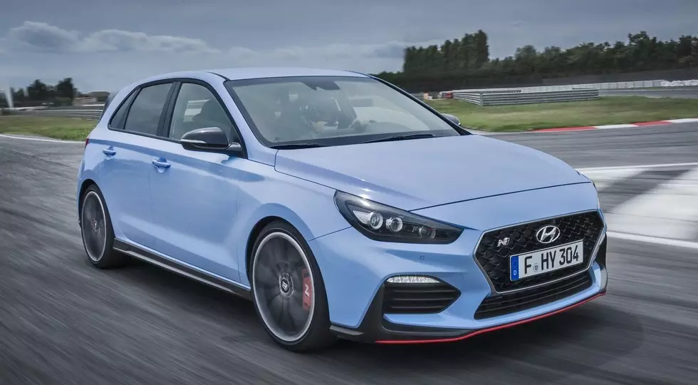 Псевдоспортивный Hyundai i30 N Line: калі не хапае на хот-хэтч 20951_10