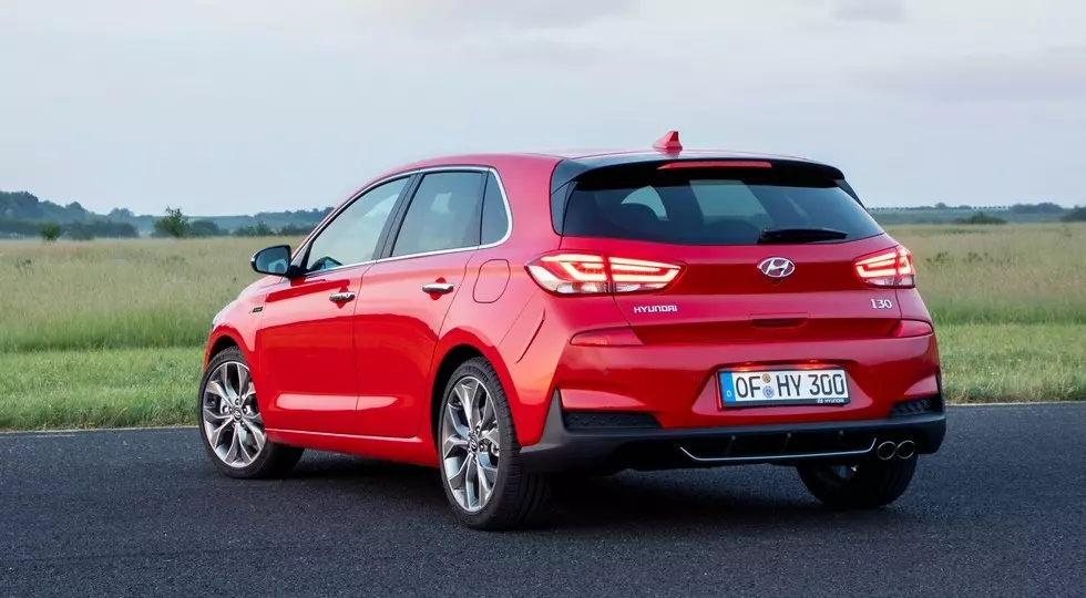 PSEUDO-Na o ia Hyundai I30 n laina: pe a le lava mo le vevela o le hatch 20951_2