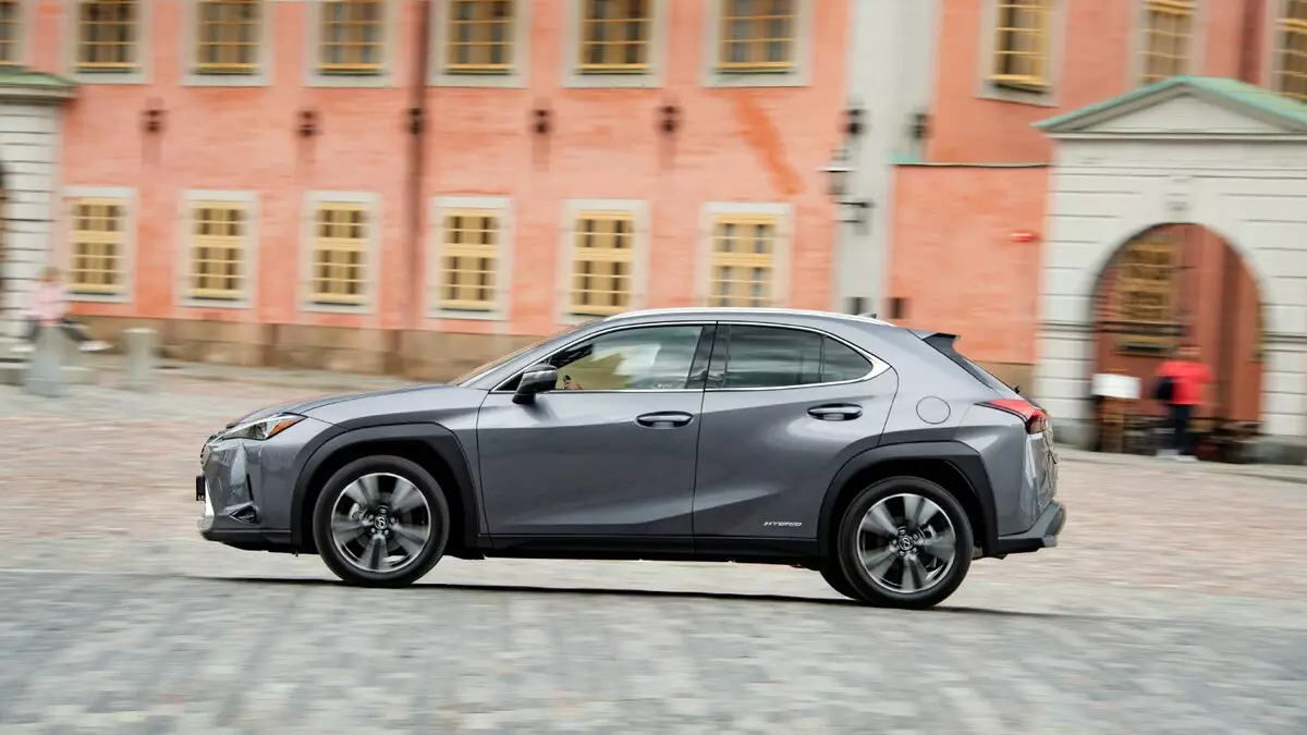 Lexus_ux_250h_2020.