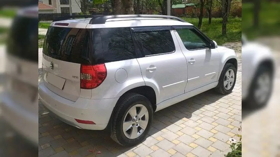 האם זה שווה לקנות skoda yeti עבור 700,000 רובל 21017_12