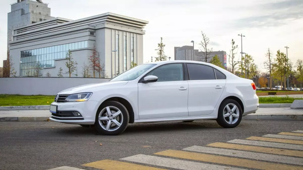 Volkswagen Jetta VI mit Kilometerstand: Körper, Salon, Elektriker, Bremsen, Suspension 21036_1