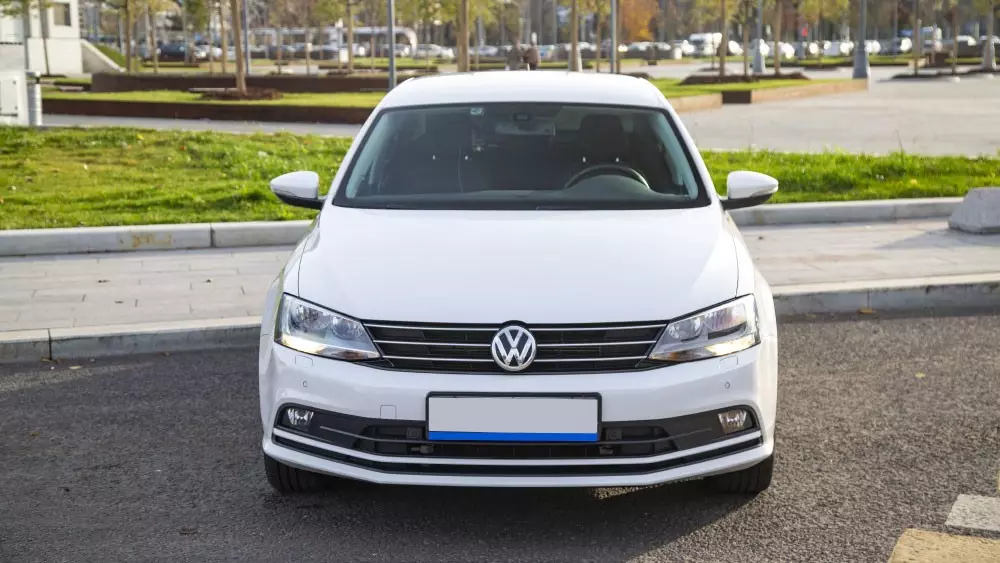 Volkswagen jetta vi s kilometrino: telo, salon, električar, zavore, suspenzija 21036_2