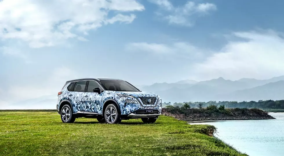 Nissan svietil nový X-TRAIL a potvrdil trojvalcový turbo motor 21087_5