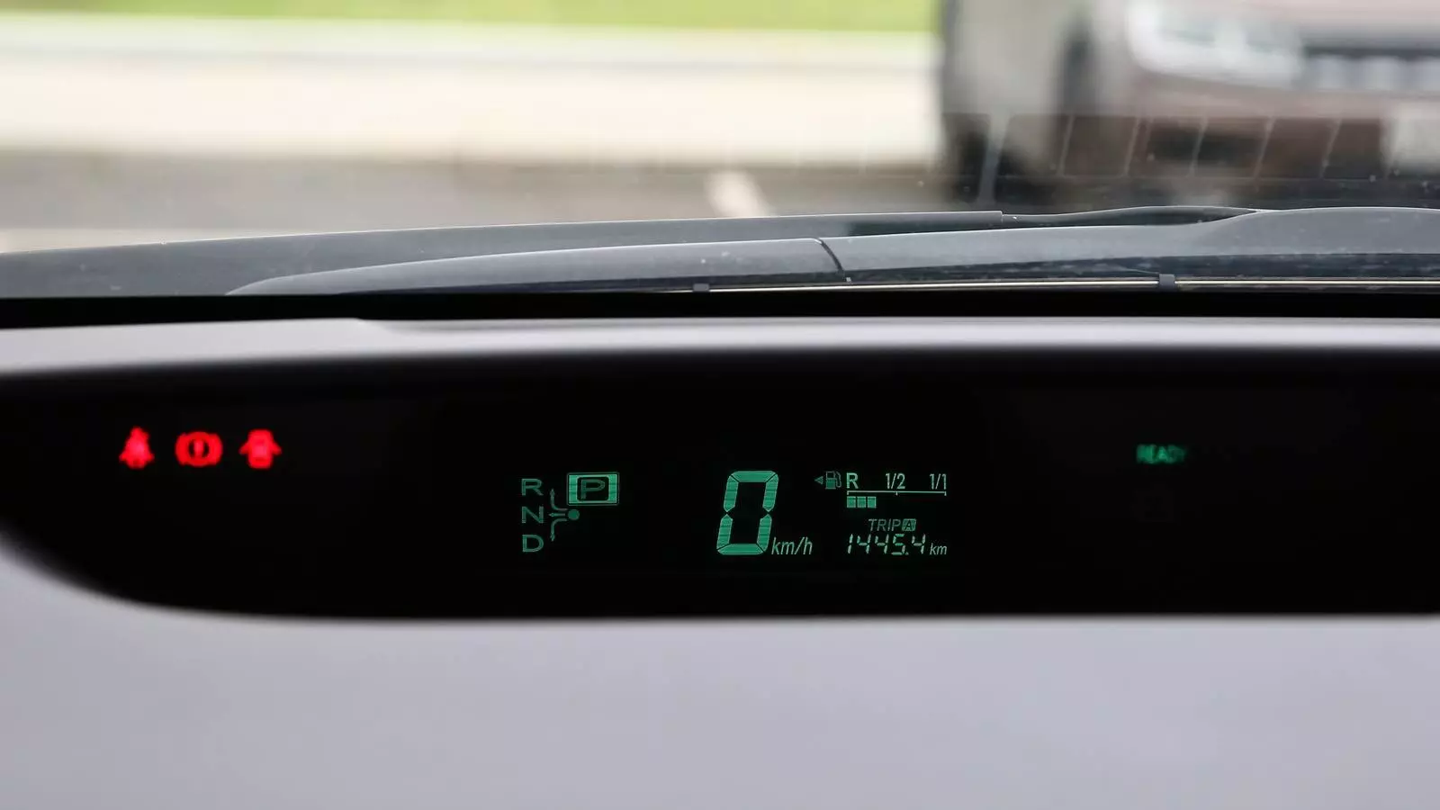 Toyota Prius XW20 з прабегам: найскладаная электрыка і палёгку кузава, якое вядзе да карозіі 21171_38