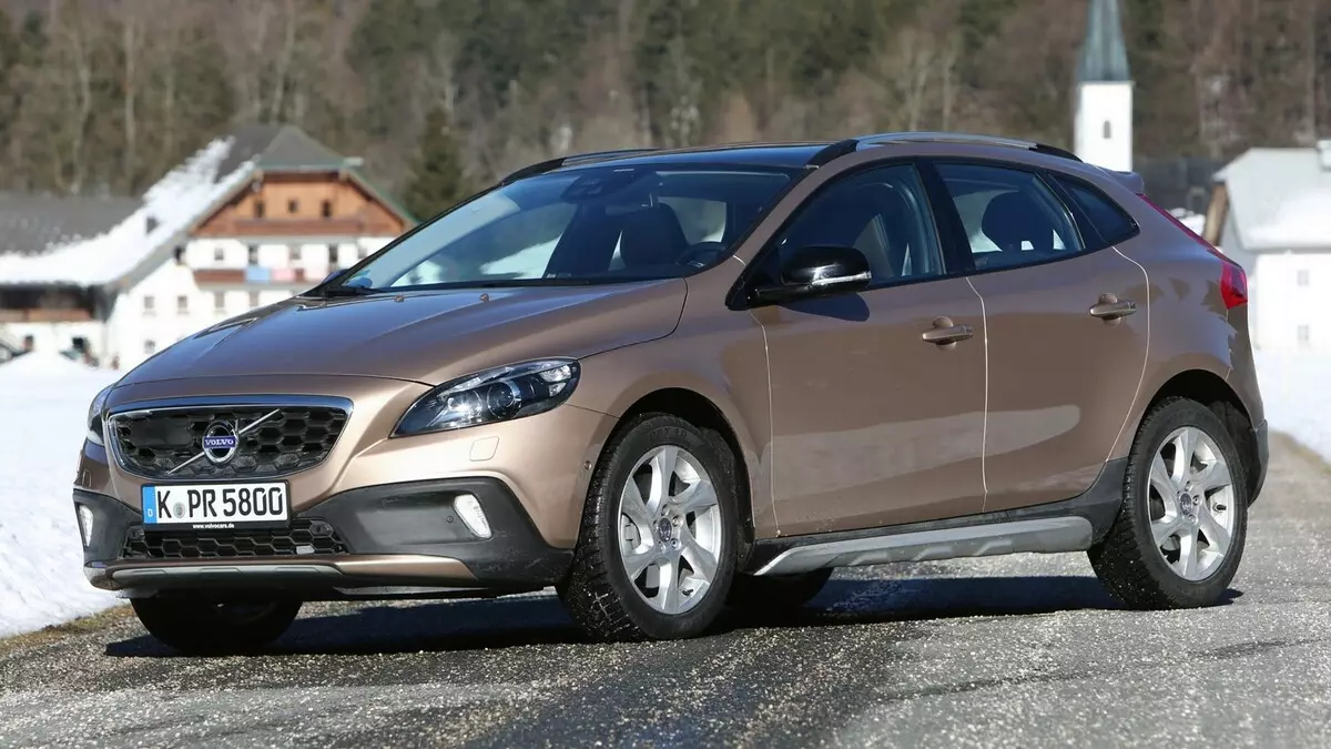 Nella foto: Volvo V40 Cross Country T5 '2012-16