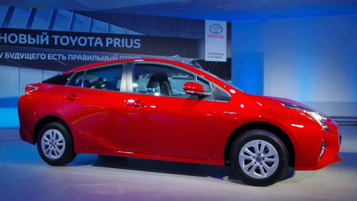 Nou Toyota Prius: el principal de vendre a Rússia 21182_3