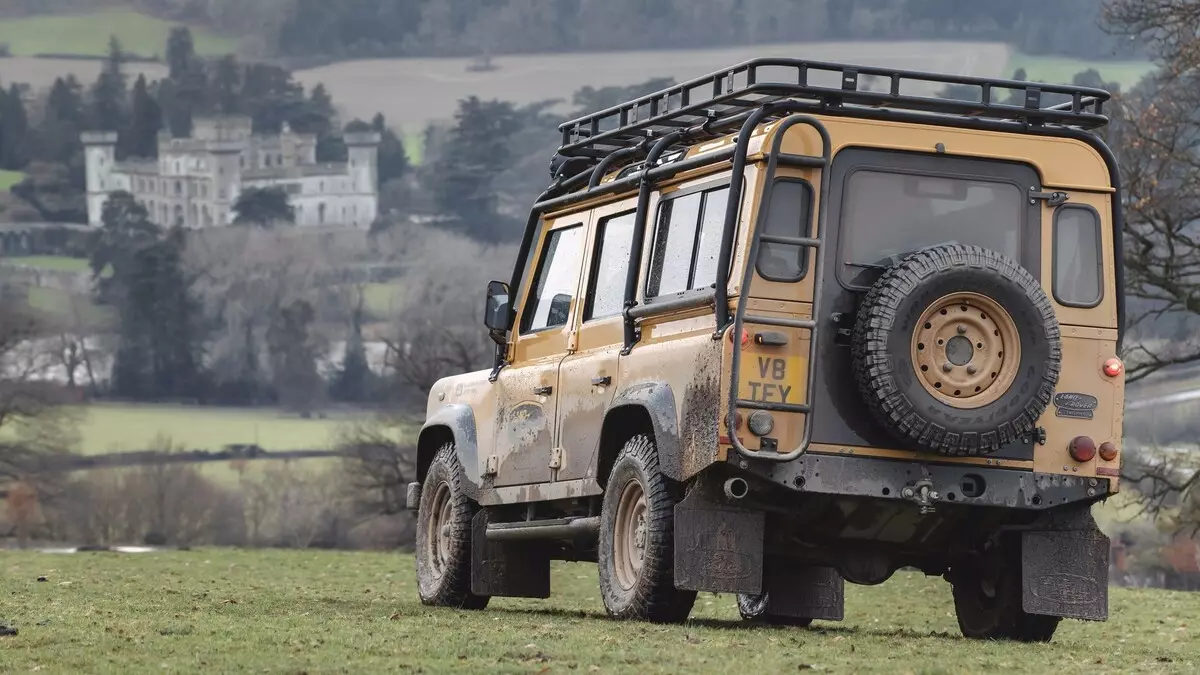 Nije riječ o kamili: Classic Defender ponovno se vratio, ovaj put u verziji trofeja 21203_12