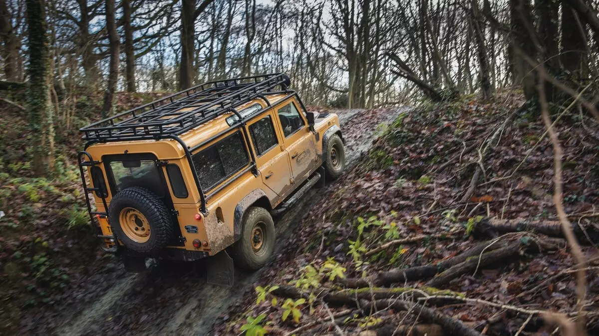 Nije riječ o kamili: Classic Defender ponovno se vratio, ovaj put u verziji trofeja 21203_4