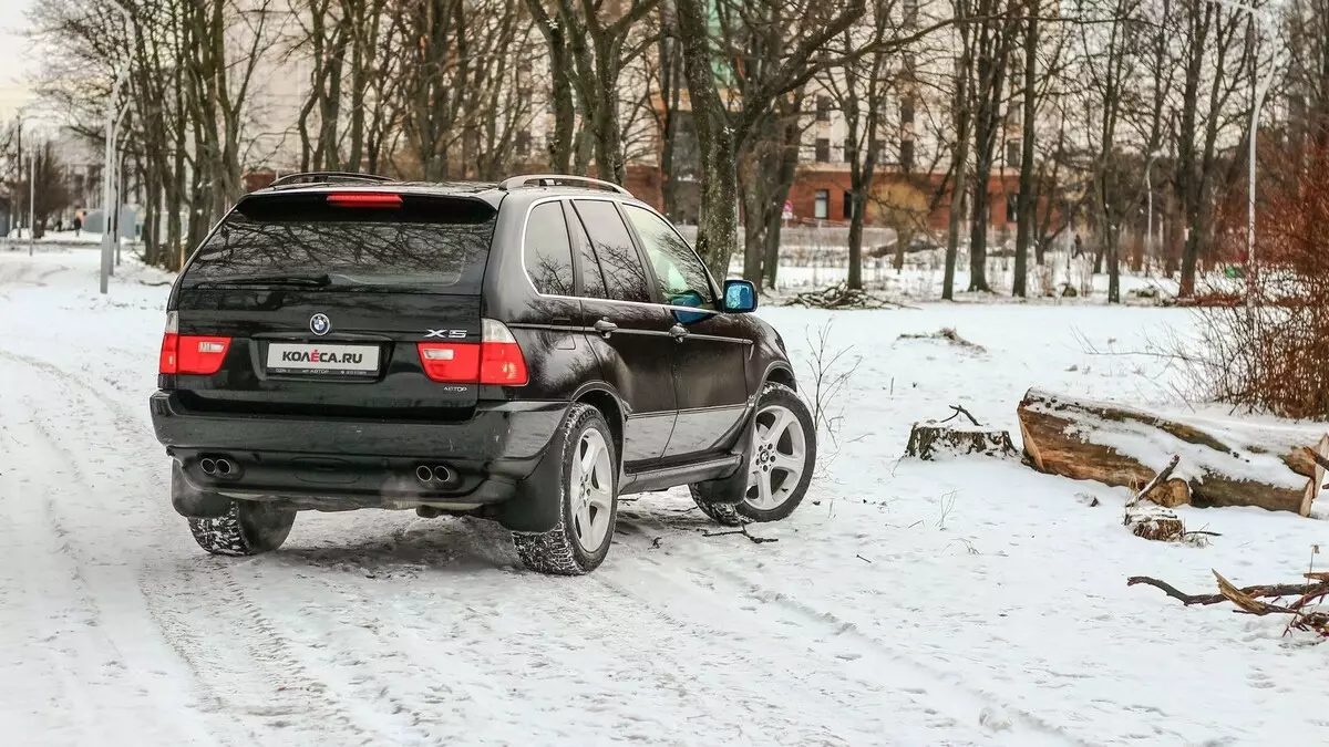 BMW X5 E53 ጥቁር የኋላ እይታ