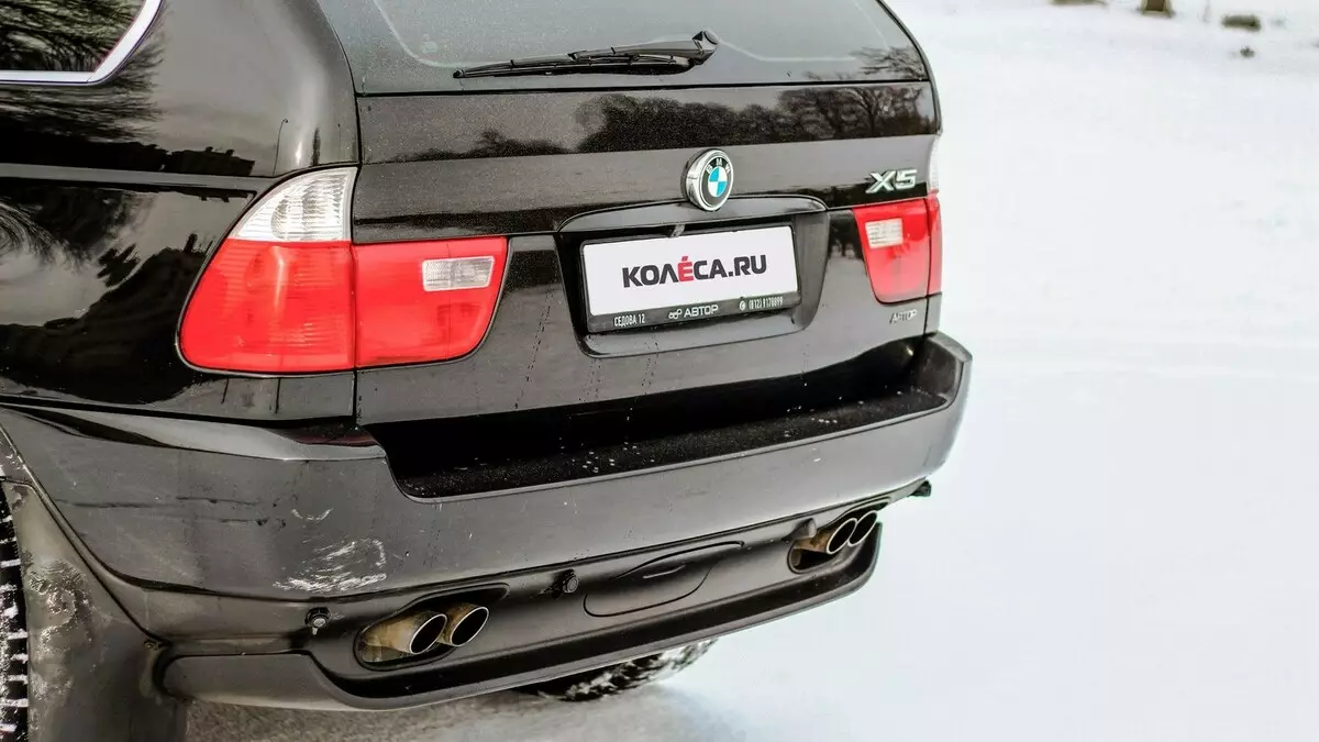 BMW X5 E53 బ్లాక్ వెనుక