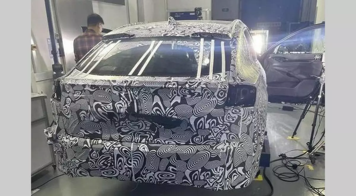 Ford Wagon အသစ်သည် illuminated ဖြစ်သည်။ ၎င်းသည် Mondeo ဆက်ခံသူဖြစ်သည် 21242_2