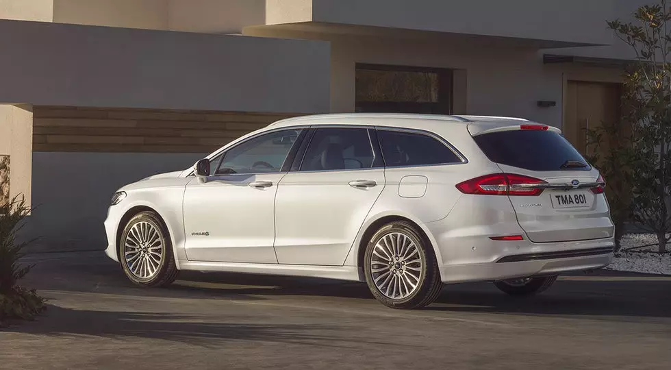 The new Ford wagon is illuminated: Perhaps this is a Mondeo successor that will challenge Outback 21242_8