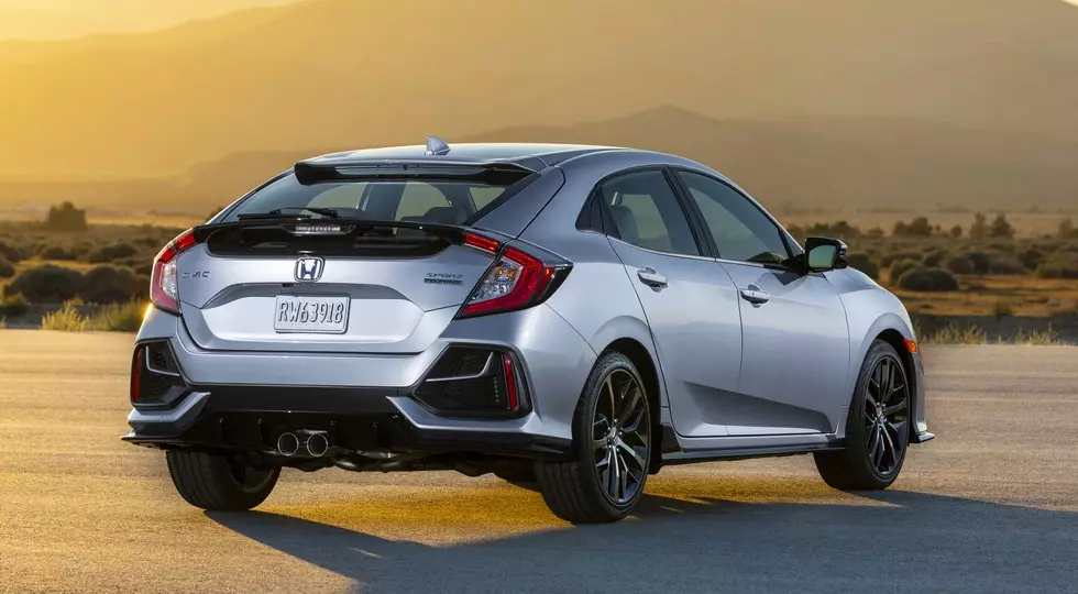 Honda Civic Nová generácia svieti na videu. Pred premiérom je niekoľko dní 21281_14