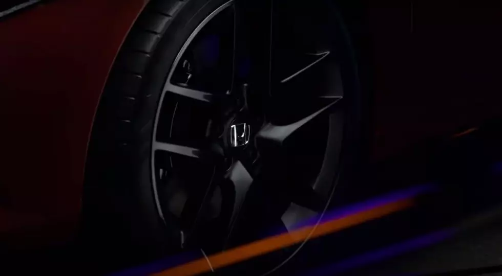 Honda Civic Nová generácia svieti na videu. Pred premiérom je niekoľko dní 21281_3