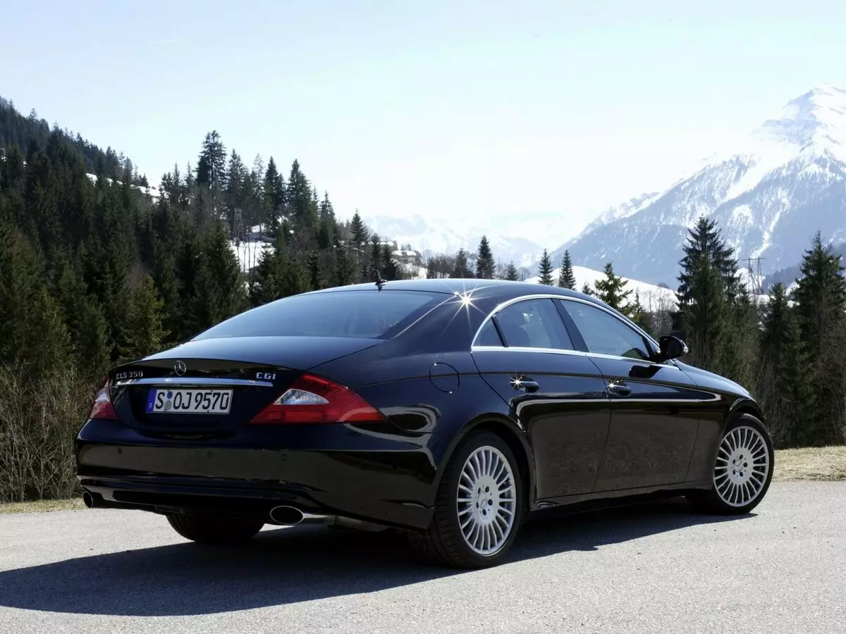 Чи варто купувати Mercedes-Benz CLS I за 800 тисяч рублів 21291_2