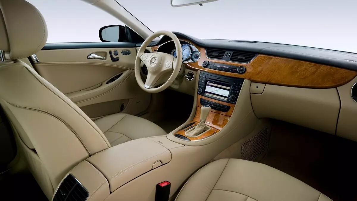 Interior Mercedes-Benz CLS 280 (C219) '2008-07.2010