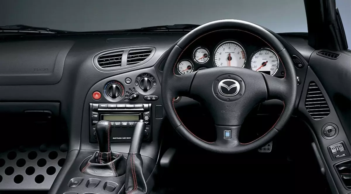 Mazda ຈະສ້າງຜູ້ສືບທອດຂອງ Rotary-Piston Coupe RX-7 212_3