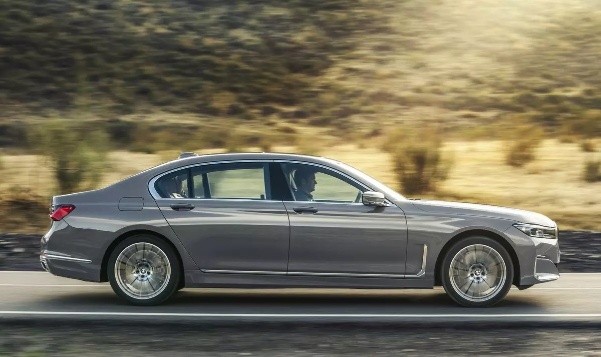 BMW 7-serien: Oppdater uten overraskelser og prisen på 5,48 millioner rubler 21327_23