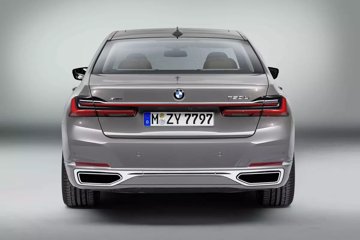BMW 7 Séria: Aktualizácia bez prekvapenia a cena 5,48 milióna rubľov 21327_6