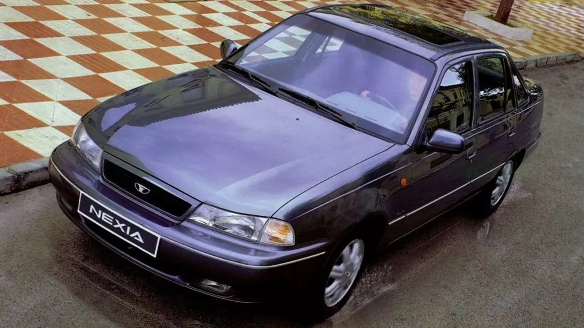 Brat na sestri: upoređivanje Opel Kadett E i Daewoo Nexia 21352_18