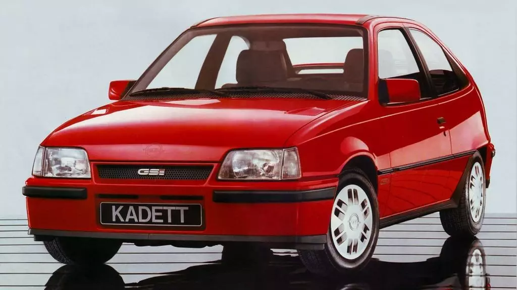 Brat na sestri: upoređivanje Opel Kadett E i Daewoo Nexia 21352_25