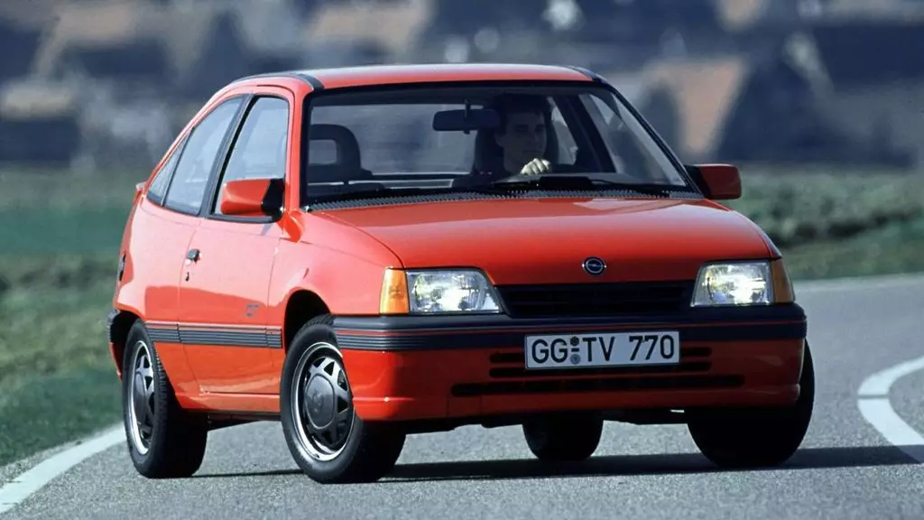 Brat na sestri: upoređivanje Opel Kadett E i Daewoo Nexia 21352_33