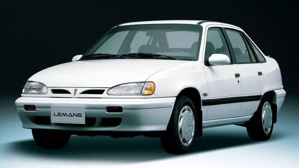 Brat na sestri: upoređivanje Opel Kadett E i Daewoo Nexia 21352_4