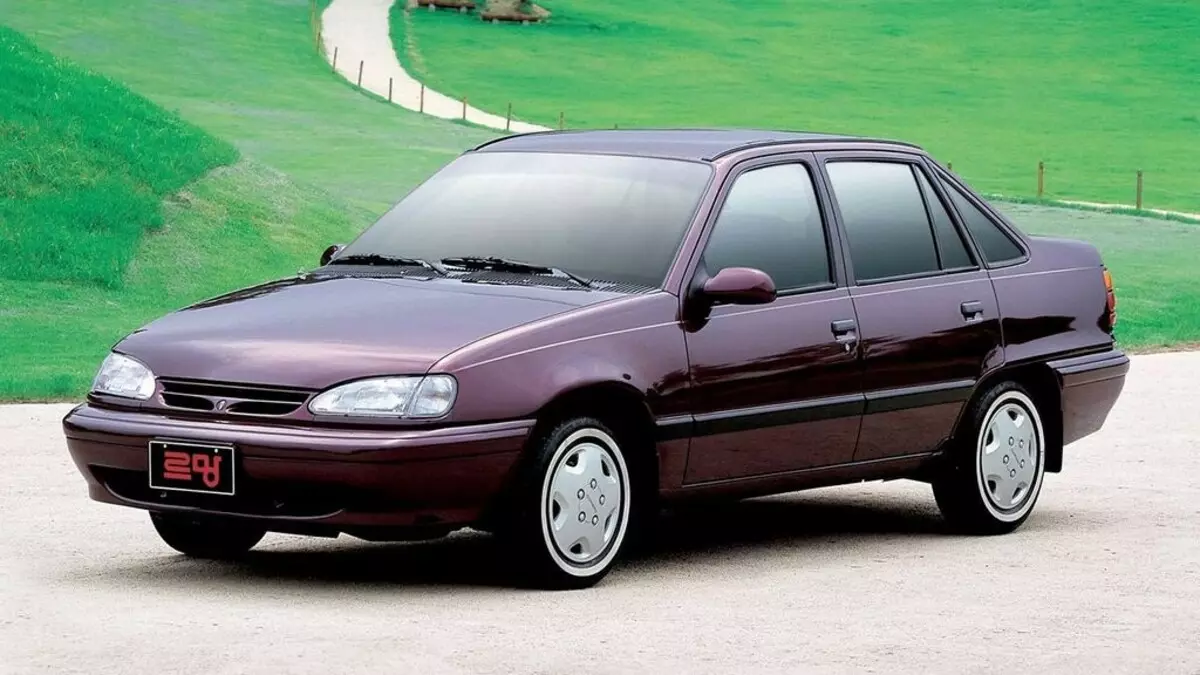 Brat na sestri: upoređivanje Opel Kadett E i Daewoo Nexia 21352_5