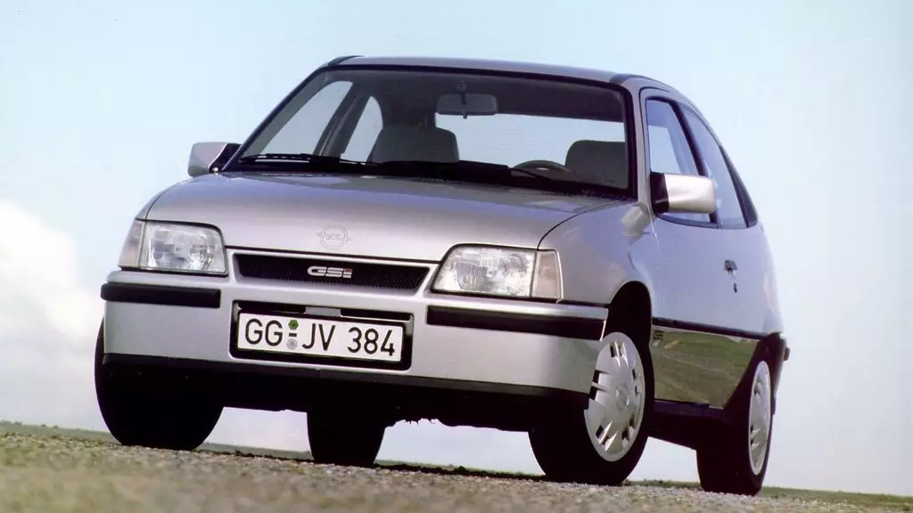 Brat na sestri: upoređivanje Opel Kadett E i Daewoo Nexia 21352_66