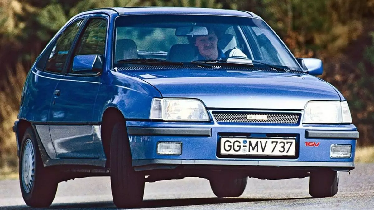 Brat na sestri: upoređivanje Opel Kadett E i Daewoo Nexia 21352_81