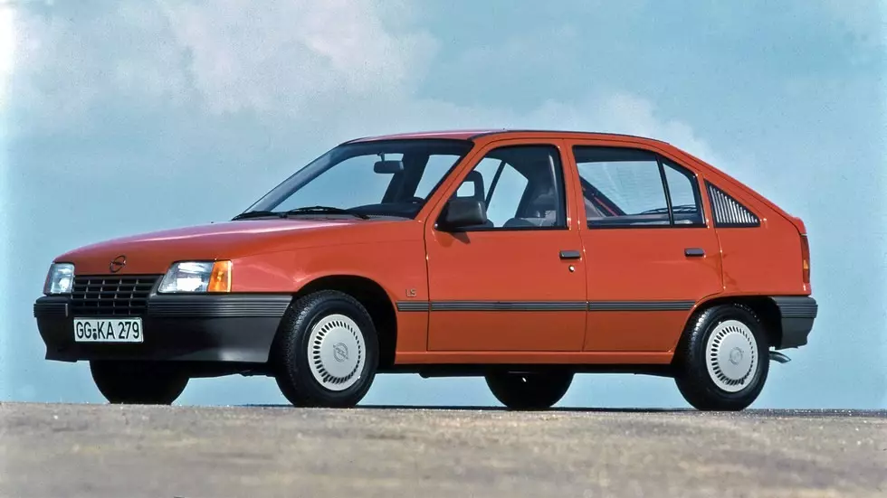 Opel, Pontiac ja Chevrolet: Kuinka Daewoo Nexia yritti valloittaa koko maailman 21357_2