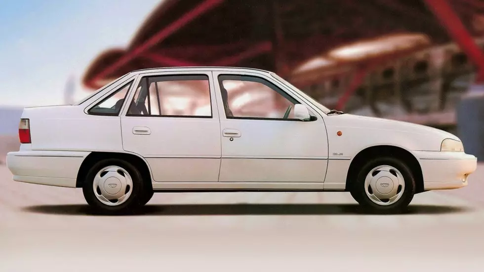 Opel, Pontiac ve Chevrolet: Daewoo Nexia'nın tüm dünyayı fethetmeye çalıştı 21357_32