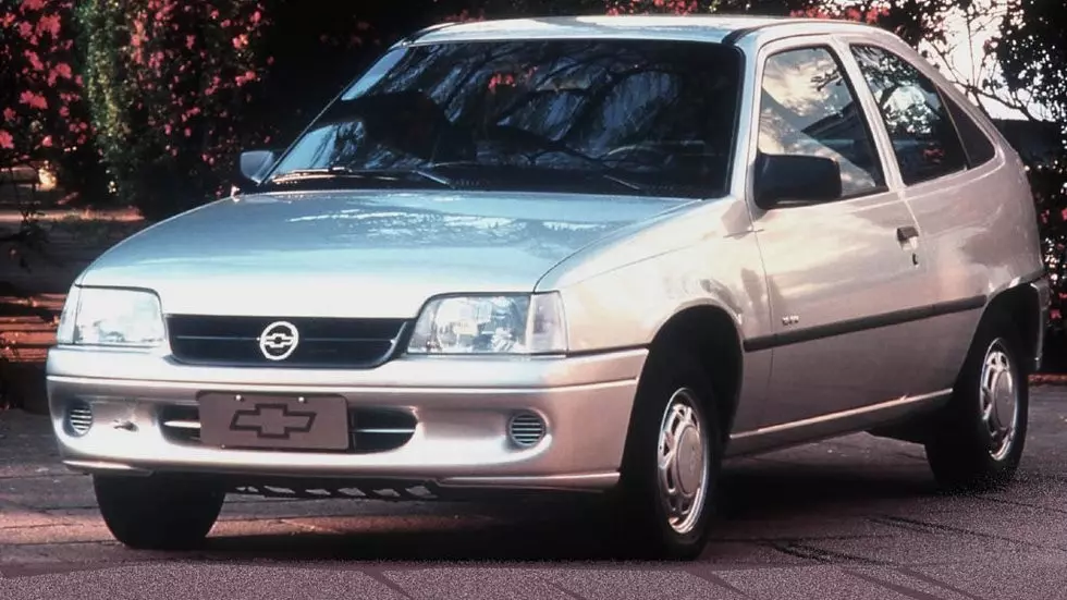 Opel, Pontiac ja Chevrolet: Kuinka Daewoo Nexia yritti valloittaa koko maailman 21357_49