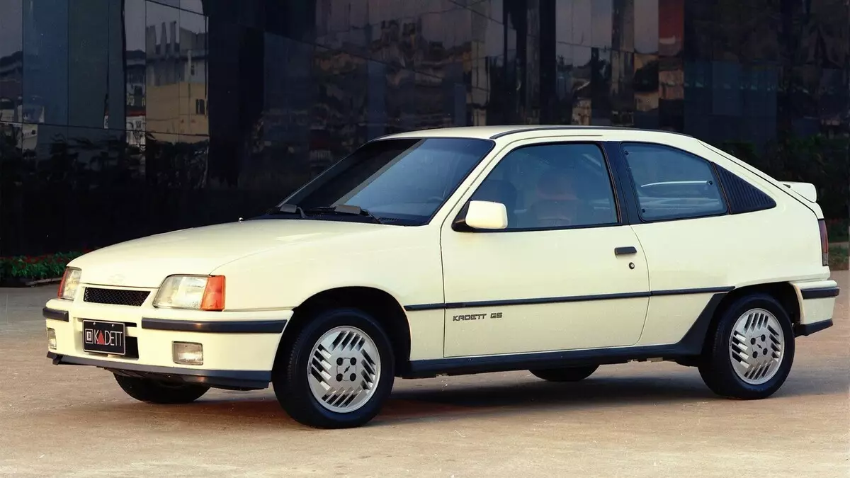 Opel, Pontiac ja Chevrolet: Kuinka Daewoo Nexia yritti valloittaa koko maailman 21357_50