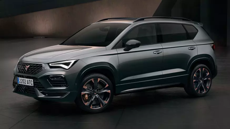 Imudojuiwọn lẹhin ijoko: Cupra Ateca Crororover gba kẹkẹ idari ti o yatọ ati ni agbara diẹ sii 21382_2