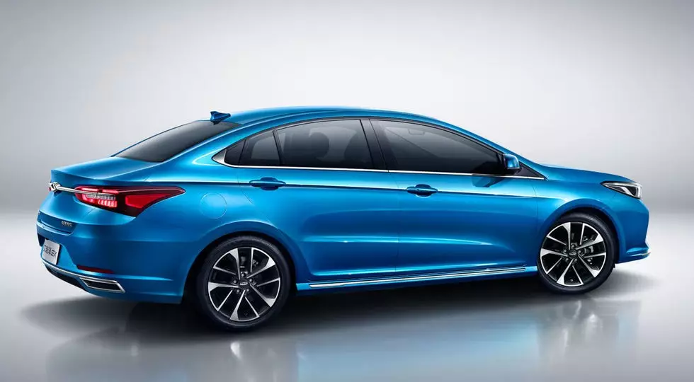 Sedan Chery Arrizo 5 Plus: Zwei Optionen für Designauftritt, reicher Verwandte 21414_10