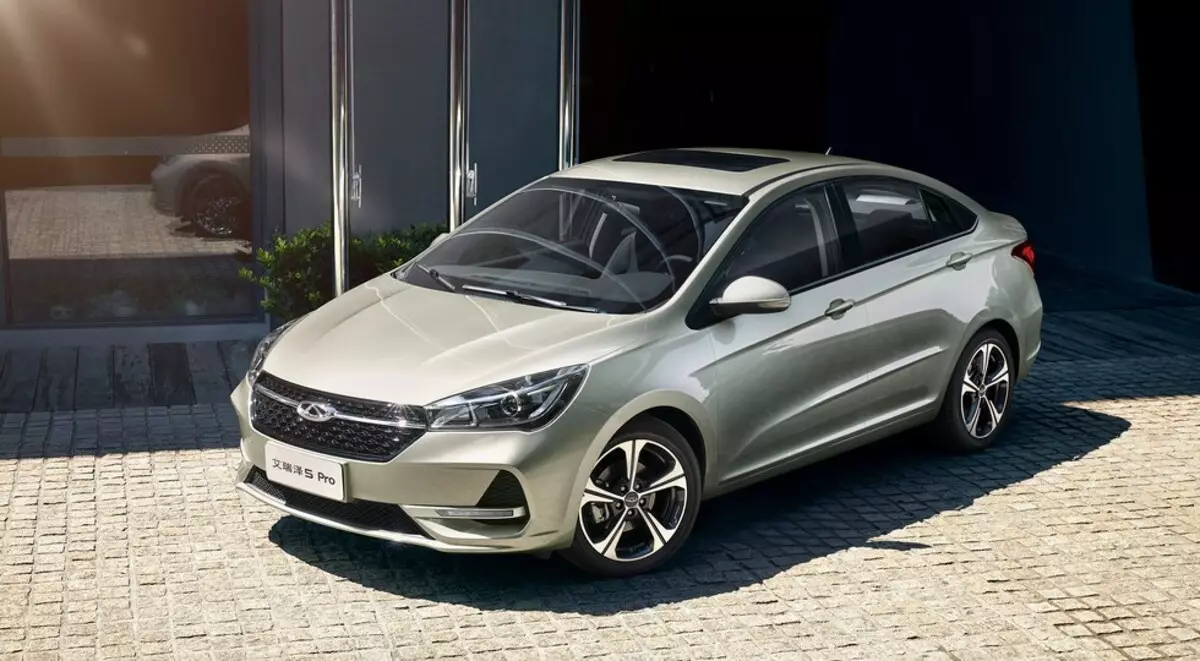 Sedan Chery Arrizo 5 Plus: Zwei Optionen für Designauftritt, reicher Verwandte 21414_12