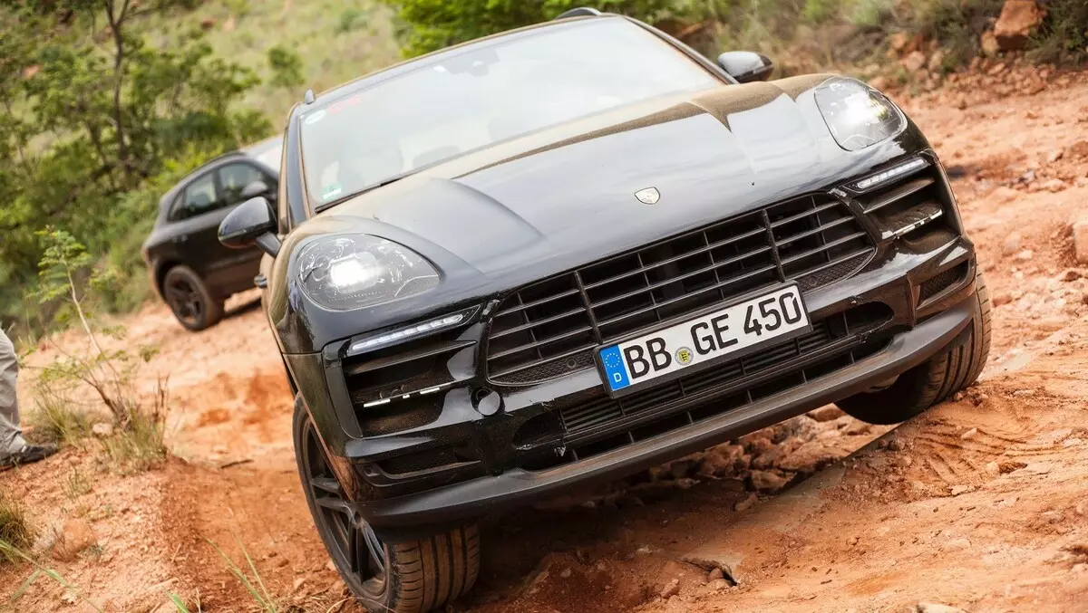 Aggiornato Porsche Macan entrerà nel mercato alla fine di luglio 21452_4