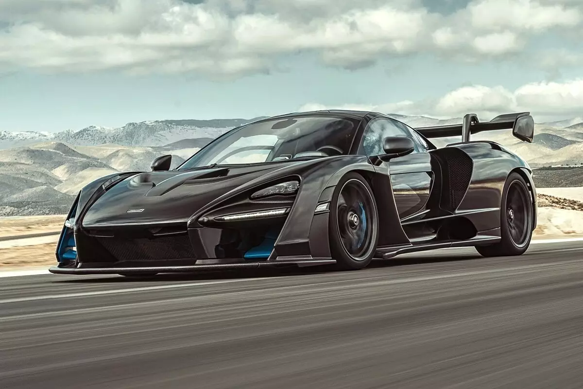 McLaren Senna ។