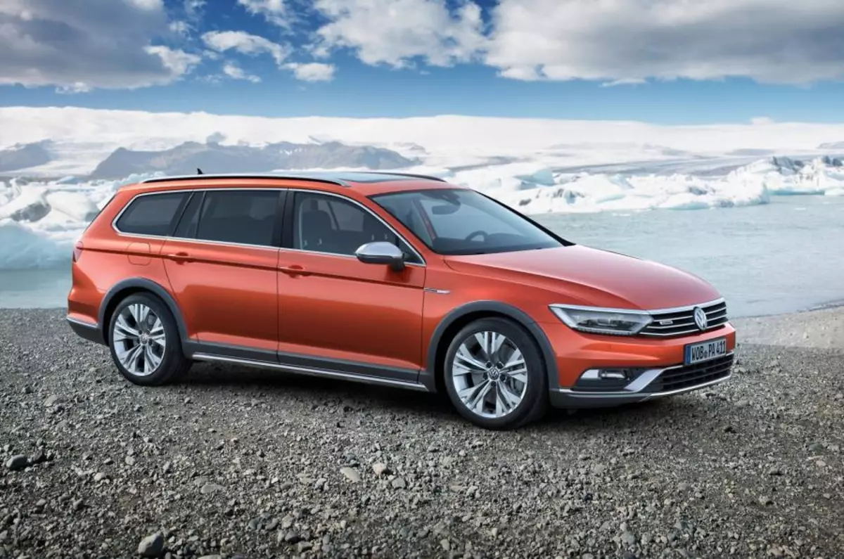 Volkswagen ukázal OVS-vysoko Passat AllTrack do Ženevy 2155_1
